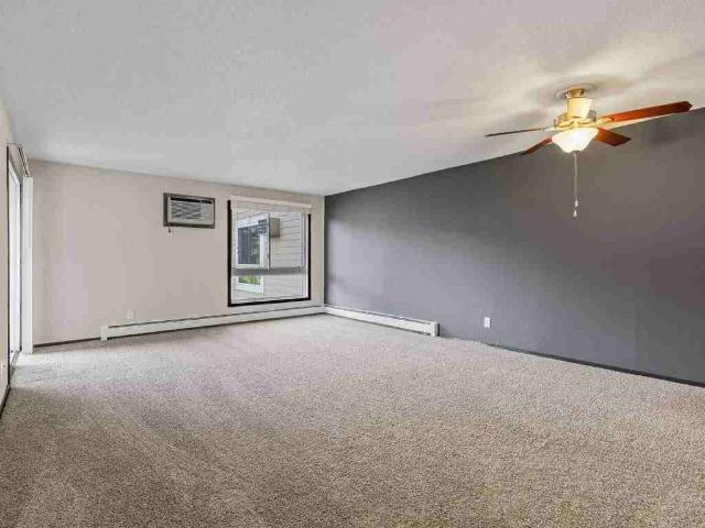 Grand Pre East 1 Bedroom Apartment for Rent at 215 County Road B2 E, Roseville, MN 55117 Roseville