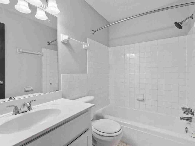 Grand Pre East 1 Bedroom Apartment for Rent at 215 County Road B2 E, Roseville, MN 55117 Roseville