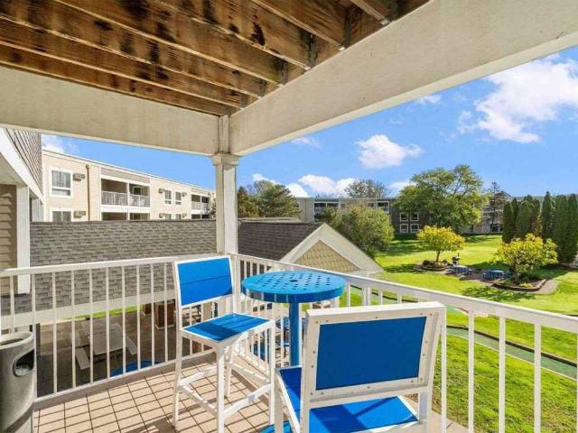 Grand Pre East 2 Bedroom Apartment for Rent at 215 County Road B2 E, Roseville, MN 55117 Roseville