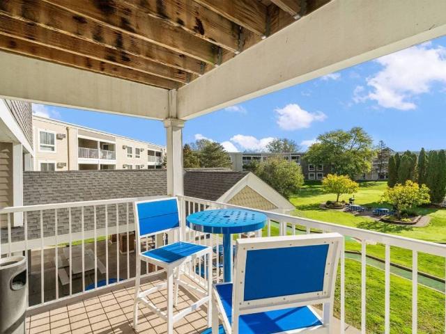 Grand Pre East Studio Apartment for Rent at 215 County Road B2 E, Roseville, MN 55117 Roseville