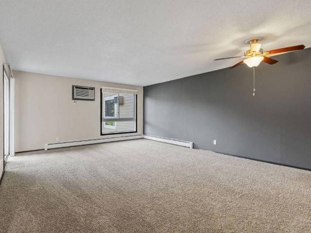 Grand Pre East Studio Apartment for Rent at 215 County Road B2 E, Roseville, MN 55117 Roseville