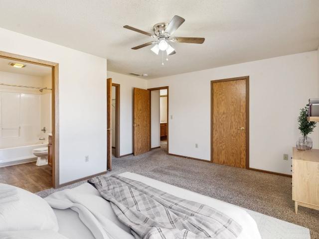 Grand Reserve 1 Bedroom Apartment for Rent at 6214 Rockwell Dr Ne, Cedar Rapids, IA 52402