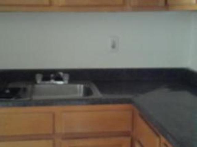 Grand Spacious Apt 2 blocks frm A/C & L trains!