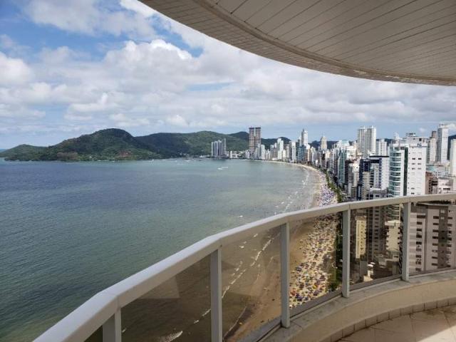 Grande cobertura Triplex FRENTE MAR, com PISCINA