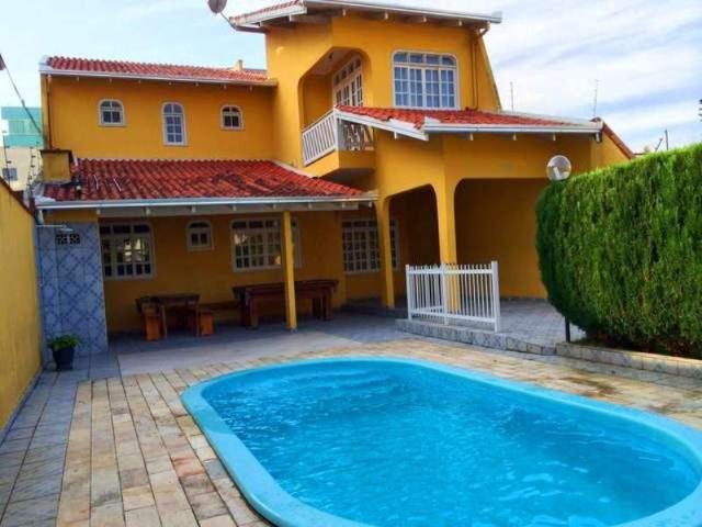 GRANDE CASA COM PISCINA EM BALNEÁRIO CAMBORIÚ