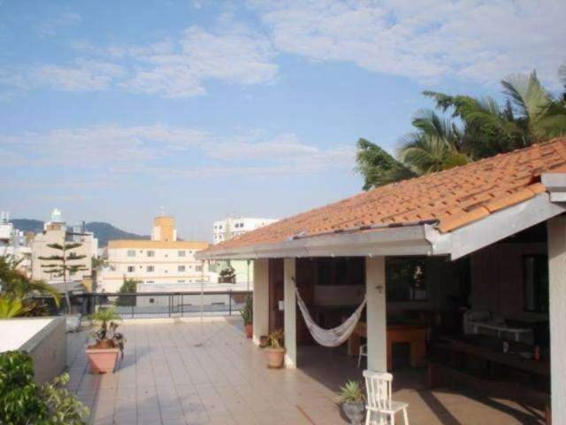 GRANDE CASA EM BALNEÁRIO CAMBORIÚ!
