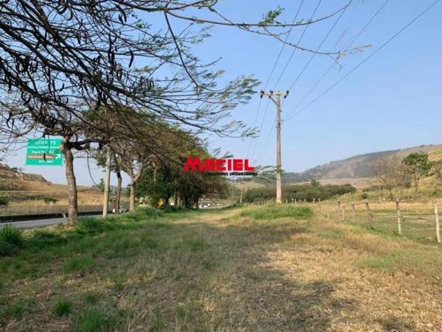 Grande Área de 159.284,75m² em Localização Privilegiada na Rodovia Presidente Dutra
