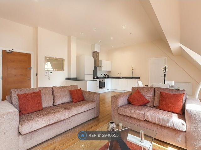 Grandera House, Sunbury On Thames TW16, 2 bed flat to rent, £1,750 pcm | PrimeLocation