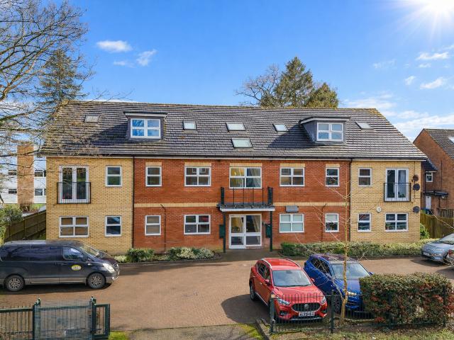 Grandfield Avenue, Watford, Hertfordshire WD17, 2 bed flat to rent, £1,495 pcm | PrimeLocation