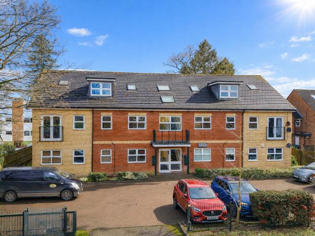 Grandfield Avenue, Hertfordshire WD17 2 bed apartment to rent £1,495 pcm £345 pw