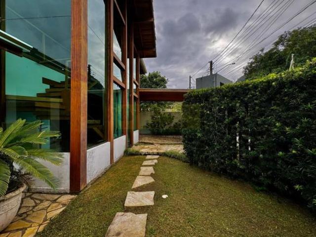 GRANDIOSA CASA SOFISTICADA E ELEGANTE C/ 3 DORMITORIOS E 4 BANHEIROS VENDA OU LOCAÇÃO