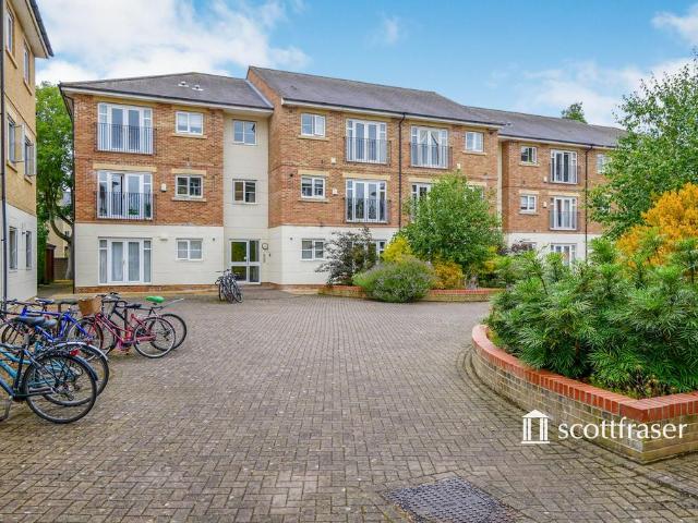 Grandpont Place, Long Ford Close, OX1 2 bed flat to rent £1,850 pcm £427 pw