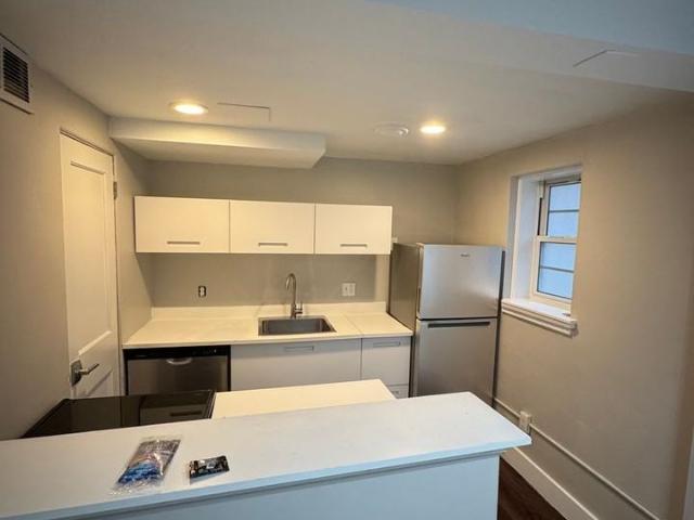 Grandview Apartments 1 Bedroom Apartment for Rent at 1748 N Hillside St, Wichita, KS 67214