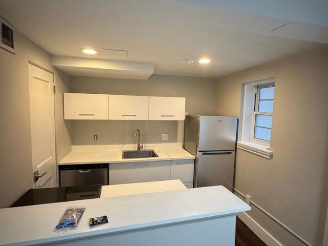 Grandview Apartments 1 Bedroom Apartment for Rent at 1748 N Hillside St, Wichita, KS 67214