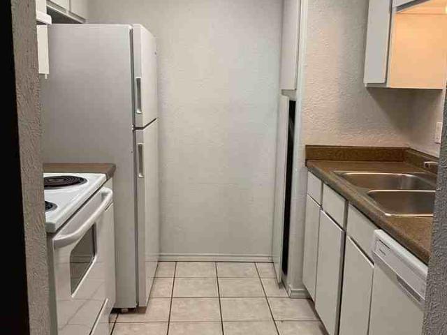 Grandview Gardens Apartments 2 Bedroom Apartment for Rent at Grandview Dr, Denton, TX 76207
