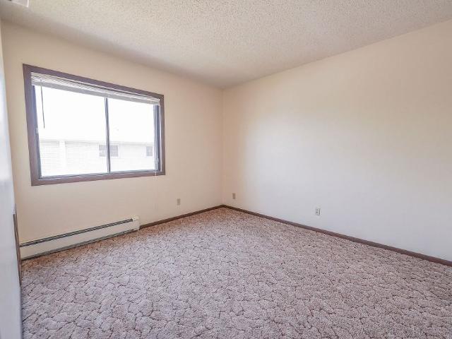 Grandview Square Apartments 2 Bedroom Apartment for Rent at 2505 Jensen Ave, Ames, IA 50010 Northeast
