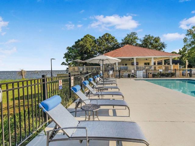 Grandview Pointe 2 Bedroom Apartment for Rent at 6151 Marina Dr S, Mobile, AL 36605 Bayside