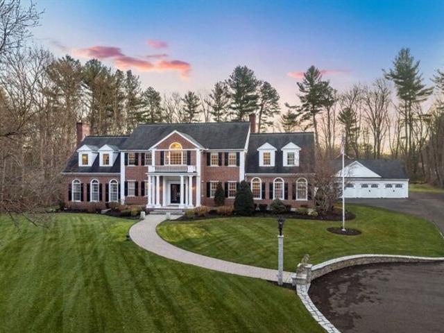 Grandview Rd, Chelmsford, Home For Sale