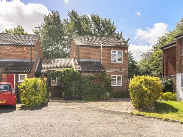 Granes End, Great Linford 3 bed link detached house to rent £1,550 pcm £358 pw