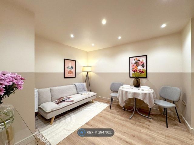 Granite Apartments, London E15, 3 bed flat to rent, £2,990 pcm | PrimeLocation