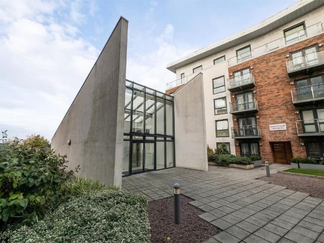 Granite Court, Longfield Centre, Prestwich M25, 1 bed flat to rent, £950 pcm | PrimeLocation