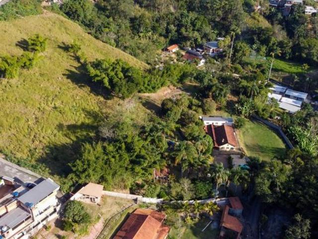 Granja com amplo terreno no bairro Granjas Betânia, Juiz de Fora, MG