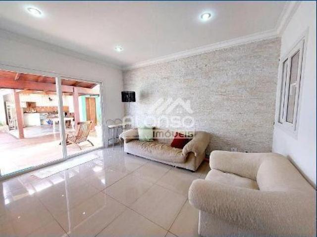 GRANJA VIANNA CASA À VENDA 3 QUARTOS, 2 SUÍTES E 4 VAGAS