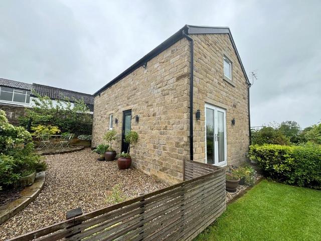 Granny Annex, Tom Nook Farm, Turton. 2 bed detached house to rent £2,600 pcm £600 pw