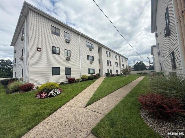 Grant Ave Apt C, Lyndhurst, Condo For Sale