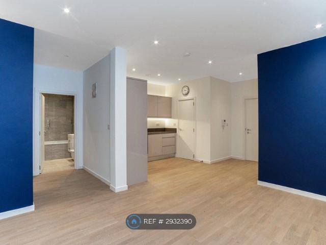 Granton House, Milton Keynes MK9, 2 bed flat to rent, £1,600 pcm | PrimeLocation