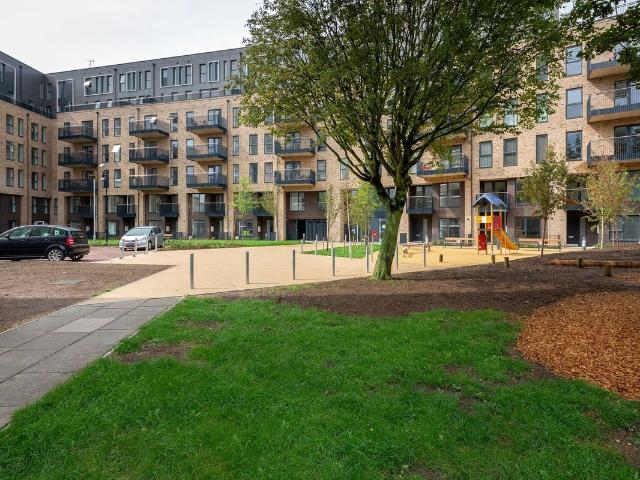 Granta Court, London W3, 2 bed flat to rent, £2,600 pcm | PrimeLocation