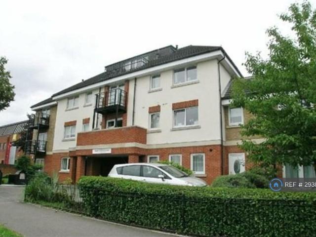 Grantham Court, Kingston Upon Thames. 2 bed flat to rent £2,490 pcm £575 pw