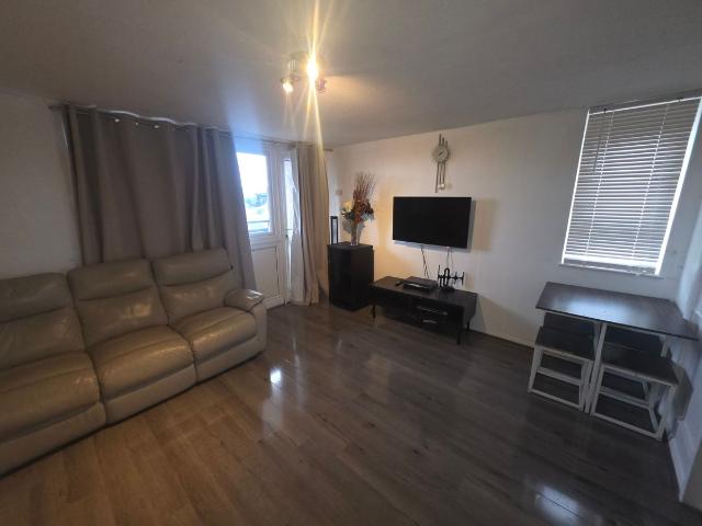 Grantham Road, London E12, 1 bed flat to rent, £1,400 pcm | PrimeLocation