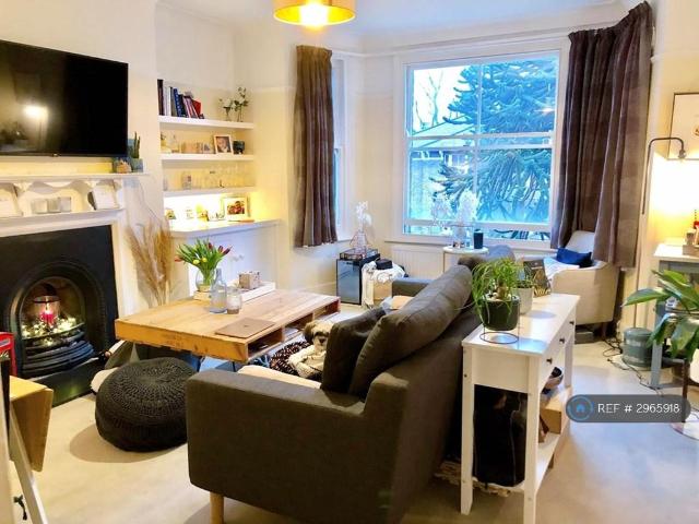Granville Park, London, SE13 2 bed flat to rent £2,100 pcm £485 pw