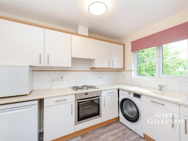Granville Place, Elm Park Road. 1 bed flat to rent £1,450 pcm £335 pw