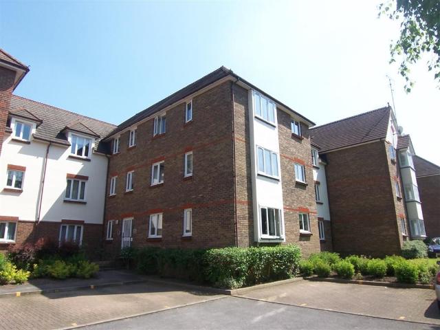 Granville Place, Pinner HA5, 1 bed flat to rent, £1,450 pcm | PrimeLocation