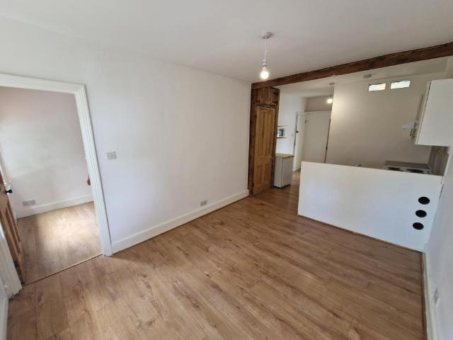Granville Road, St. Albans, AL1 1 bed apartment to rent £1,150 pcm £265 pw