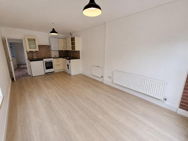 Granville Road, St. Albans AL1, 1 bed flat to rent, £1,400 pcm | PrimeLocation