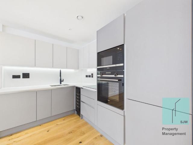 Graphite Square, London SE11 1 bed apartment to rent £2,700 pcm £623 pw