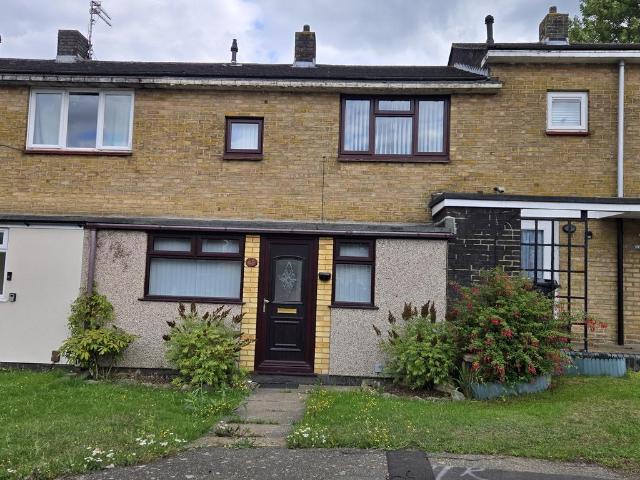 Grapnells, Basildon, Essex 2 bed terraced house to rent £1,550 pcm £358 pw