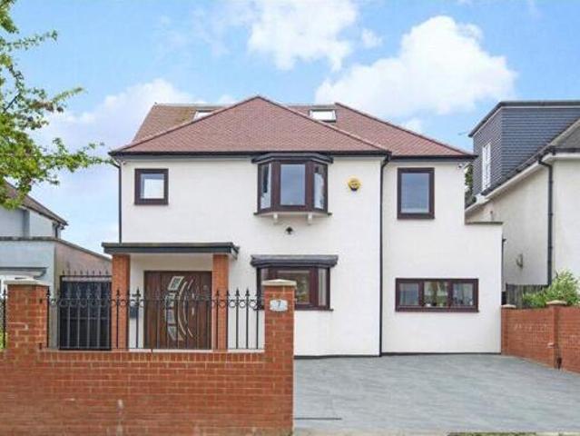 Grasmere Avenue, London, 4 Bedroom Detached