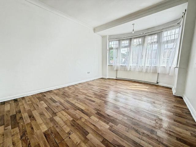 Grasmere Avenue, Whitton, Hounslow 3 bed house to rent £2,400 pcm £554 pw