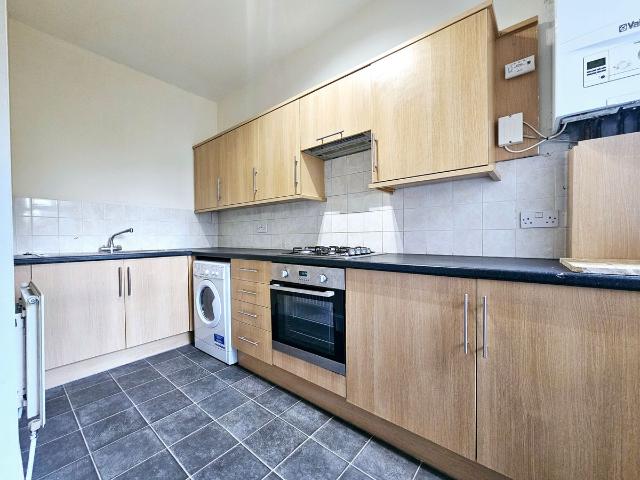 Grasmere Lodge, Bromley BR1, 2 bed flat to rent, £1,650 pcm | PrimeLocation