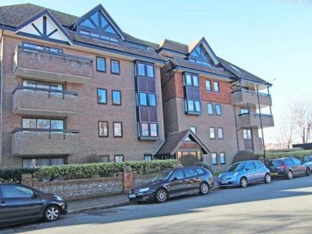 Grassington Road, Eastbourne, 2 Bedroom Flat