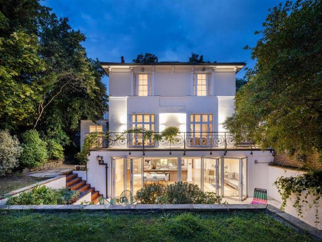 Greville Road, St John's Wood NW6 5 bed house to rent £17,333 pcm £4,000 pw