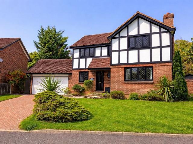 Grey Alders, Banstead SM7, 4 bed detached house to rent, £3,250 pcm | PrimeLocation