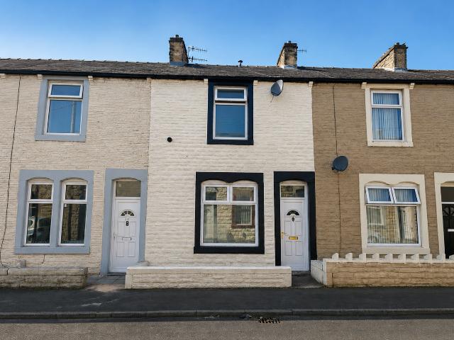 Grey Street, Burnley BB10, 2 bed terraced house to rent, £675 pcm | PrimeLocation