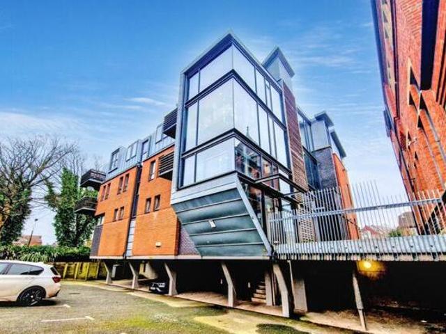 Grey Street, Prestwich, 2 Bedroom Apartment