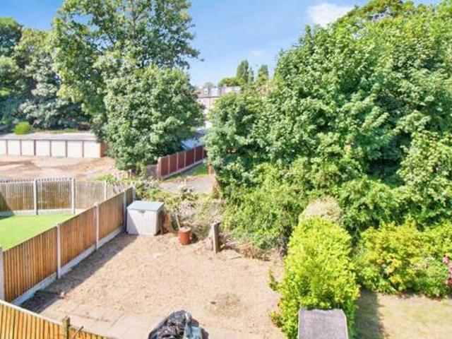 Grey Towers Gardens, Hornchurch, 2 Bedroom Maisonette