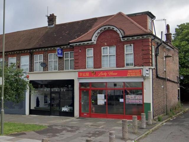 Greyhound Hill, Hendon, London, NW4 3 bed apartment to rent £2,300 pcm £531 pw